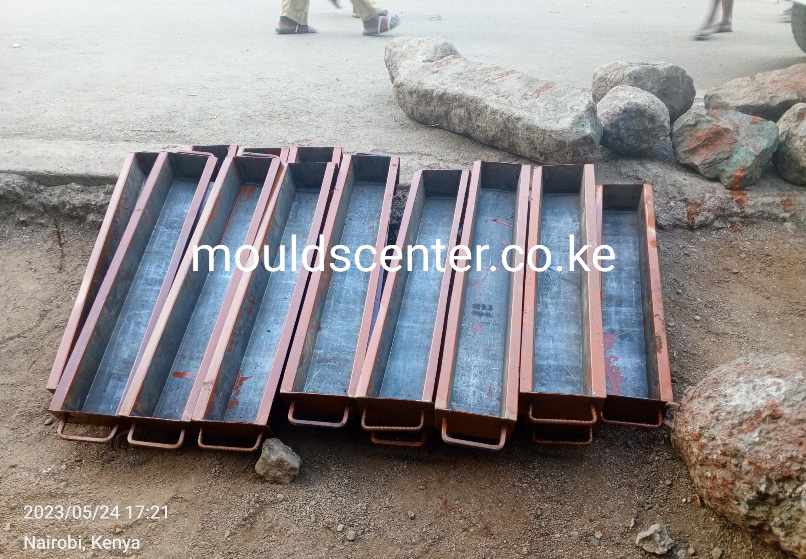 Road channel moulds - Moulds Center Ltd