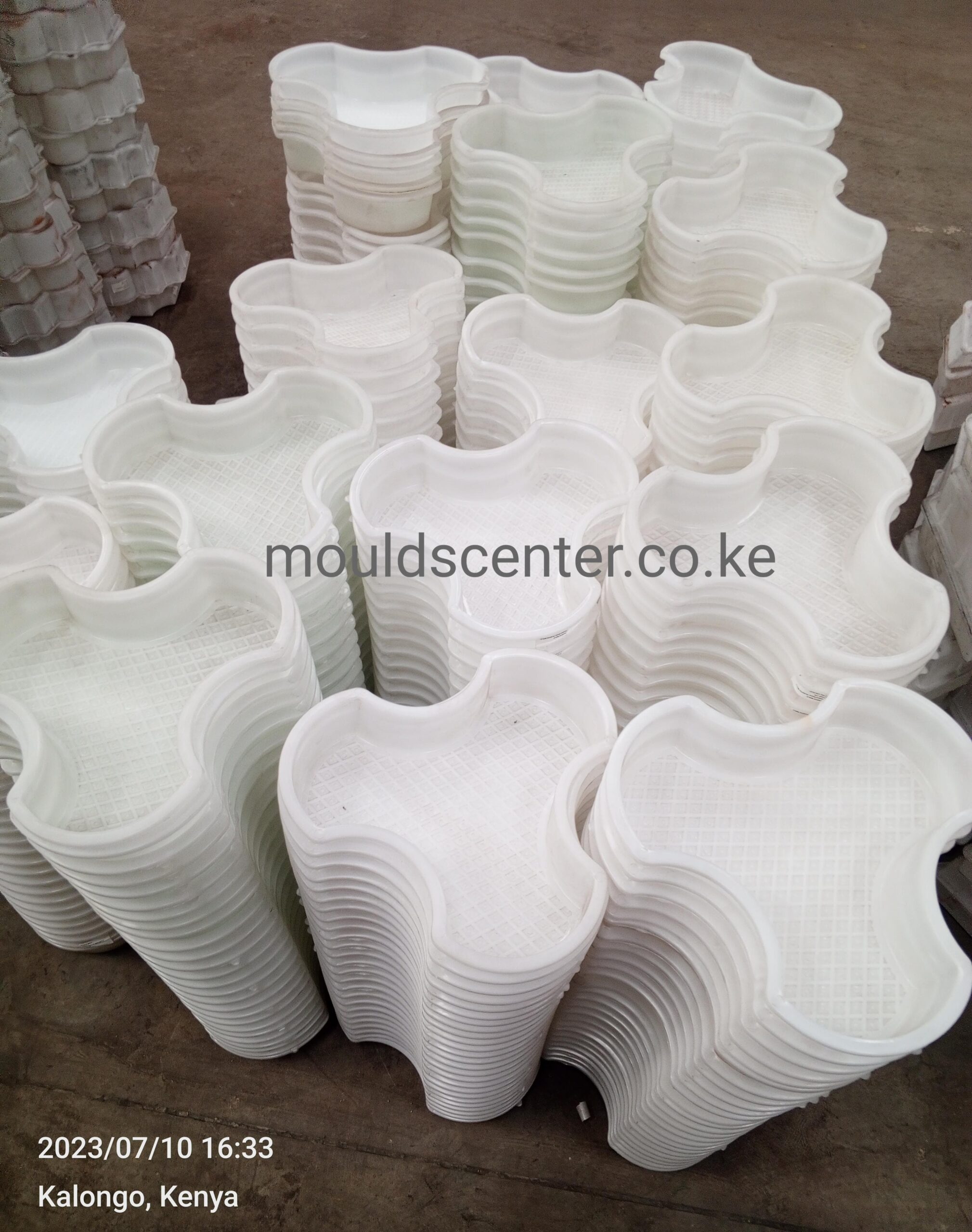Trihex plastic cabro moulds - Moulds Center Ltd