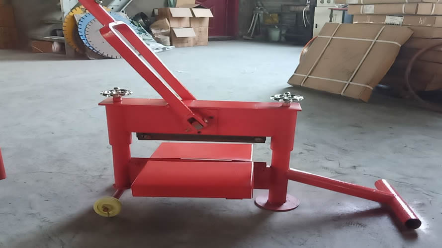 Cabro cutter machine - Moulds Center Ltd